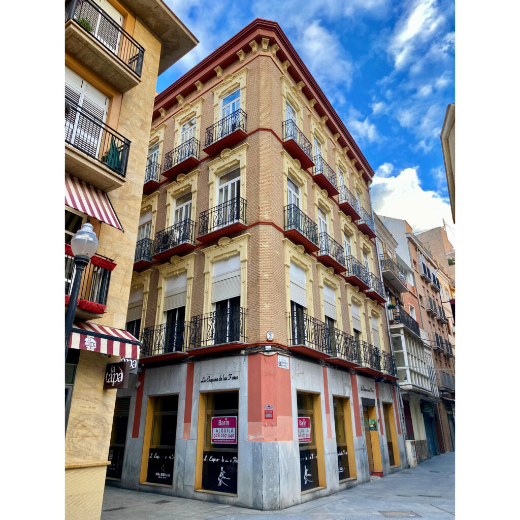 Edificio San Joaquín, 3